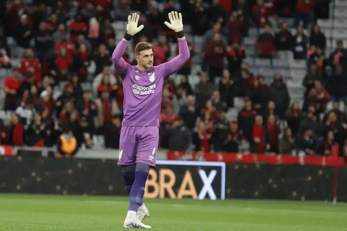 Athletico Vende Bento ao Al-Nassr: A Maior Venda de um Goleiro da ...